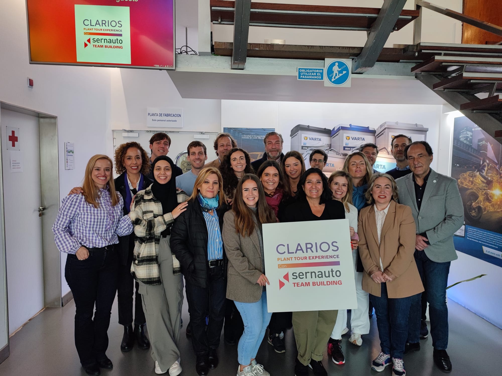 SERNAUTO visita la fabrica de baterias de Clarios en Burgos